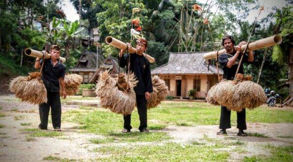 Leuit, Lumbung Padi Orang Sunda Berwawasan Kejeniusan Lokal - Arenga ...